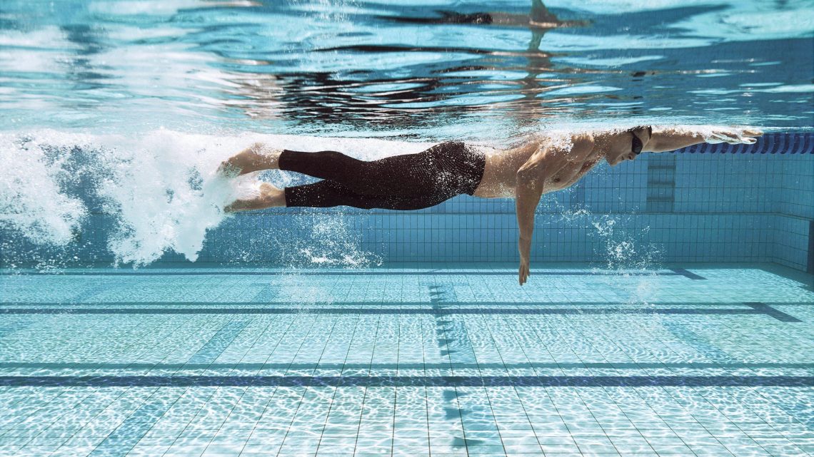 7 MOTIVI PER CUI NUOTARE FA BENE